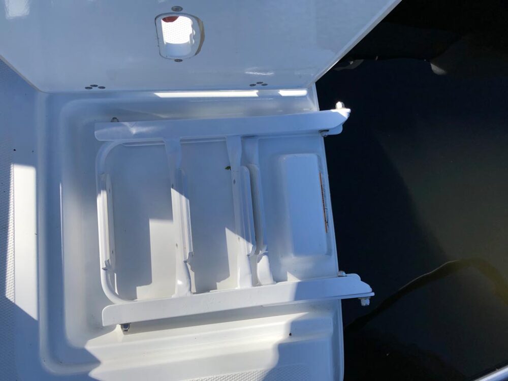 2020 Four Winns HD220 OB | Bridge Marina